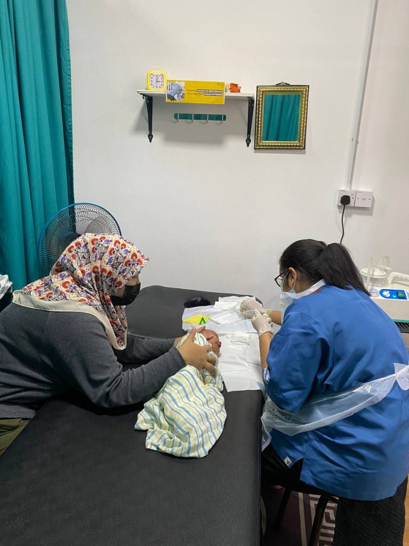 Batuk dan Selsema Pada Bayi: Awasi Tanda-tanda Ini! - Flexphysiotherapy